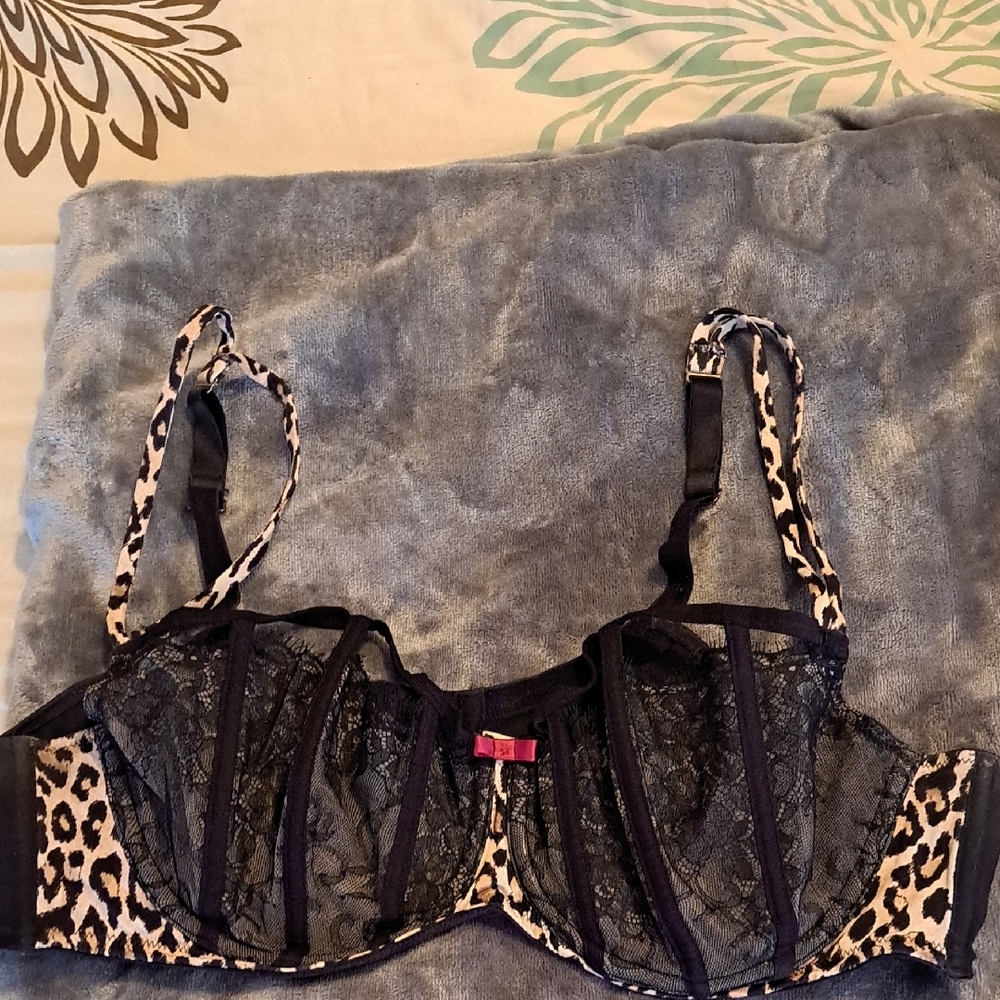 Cacique Black Lace Bra With Leopard Print - Gem